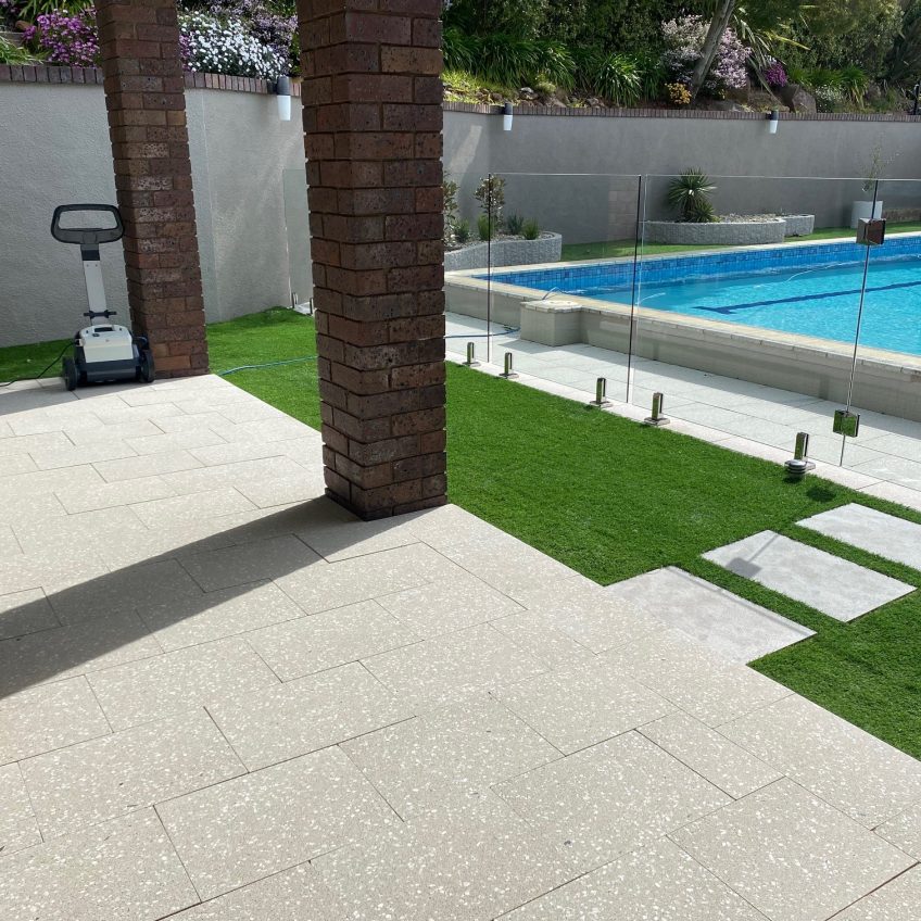 Drivestone Refined Mist Pebble - MD Brick - Brick Suppliers