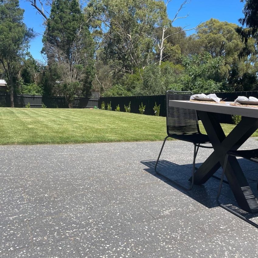 Drivestone Refined Ebony Pebble - MD Brick - Brick Suppliers