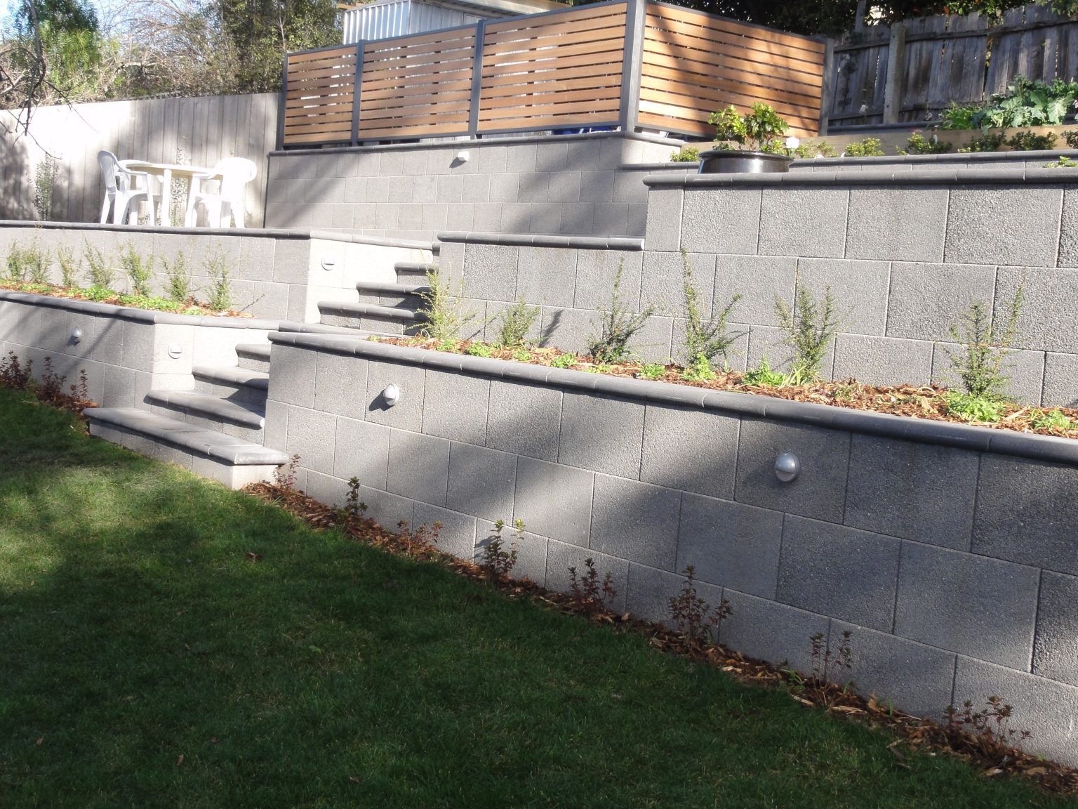 Retaining Wall Blocks | NSW | MD Brick | Adbri Masonry | Austral